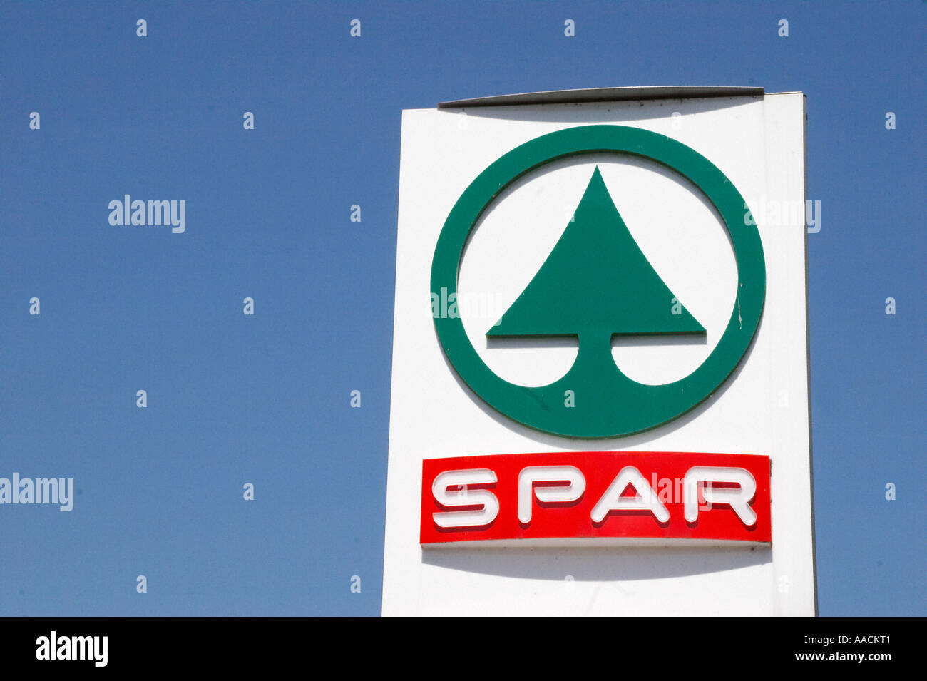 Spar stores -Fotos und -Bildmaterial in hoher Auflösung – Alamy
