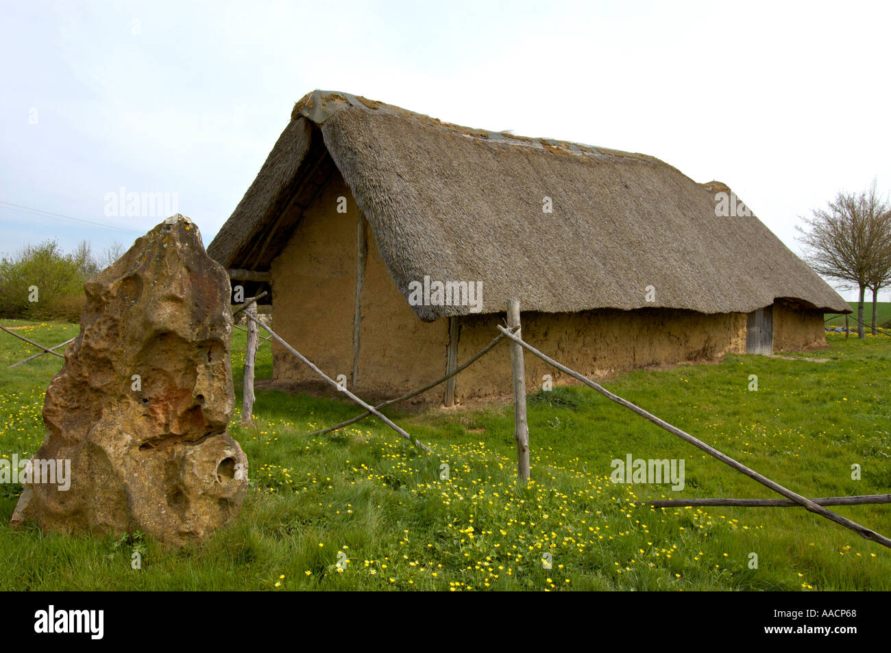 Steinzeit strohdachhaus Stockfotos und -bilder Kaufen - Alamy