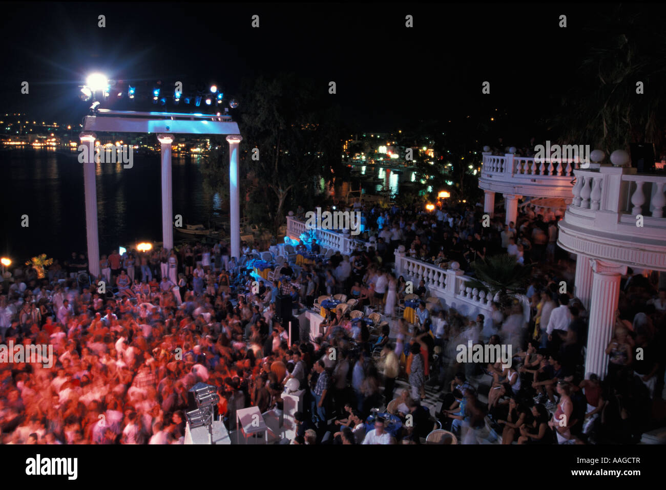 Dancers halikarnas disco bodrum turkey -Fotos und -Bildmaterial in ...
