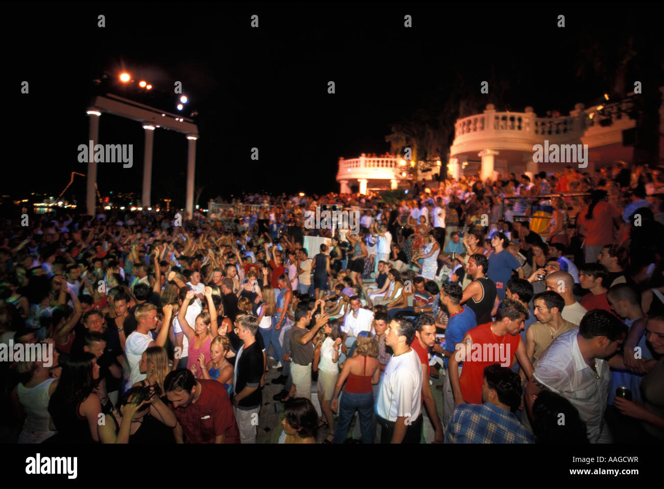 Dancers halikarnas disco bodrum turkey -Fotos und -Bildmaterial in ...