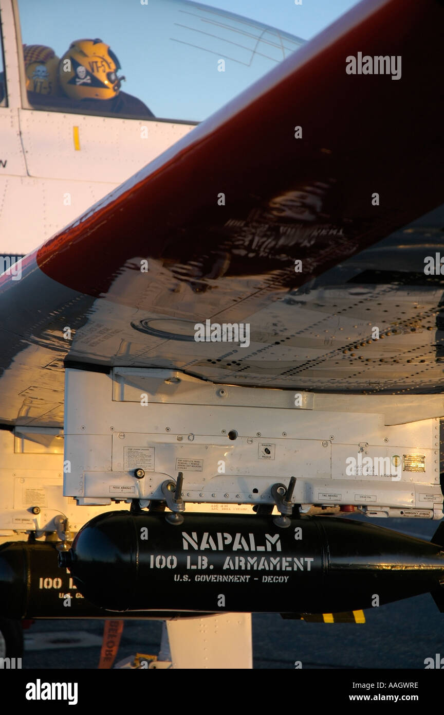 Napalm Bomb Stockfotos und -bilder Kaufen - Alamy