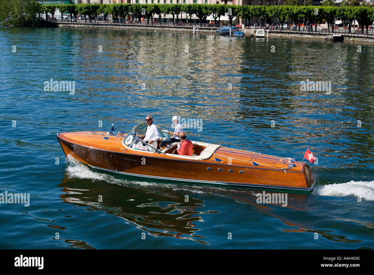 Menschen entspannen lugano -Fotos und -Bildmaterial in hoher Auflösung ...