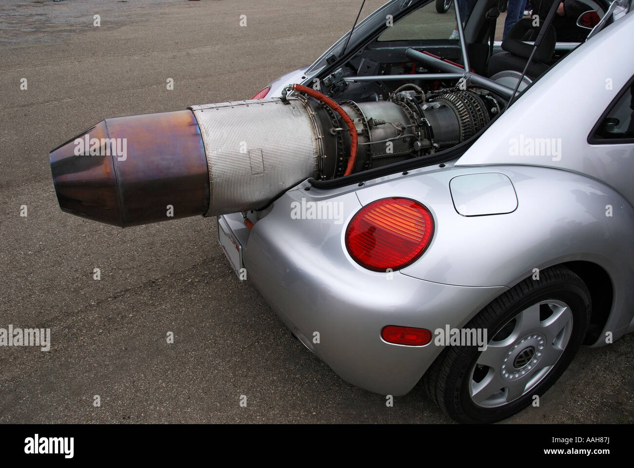 Installiert 2000 -Fotos und -Bildmaterial in hoher Auflösung – Alamy