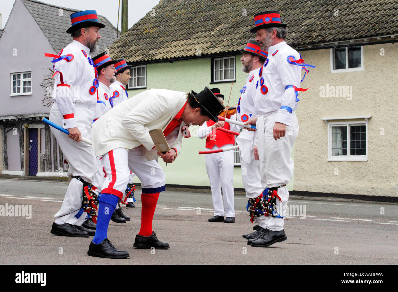 Tanzender narr -Fotos und -Bildmaterial in hoher Auflösung – Alamy