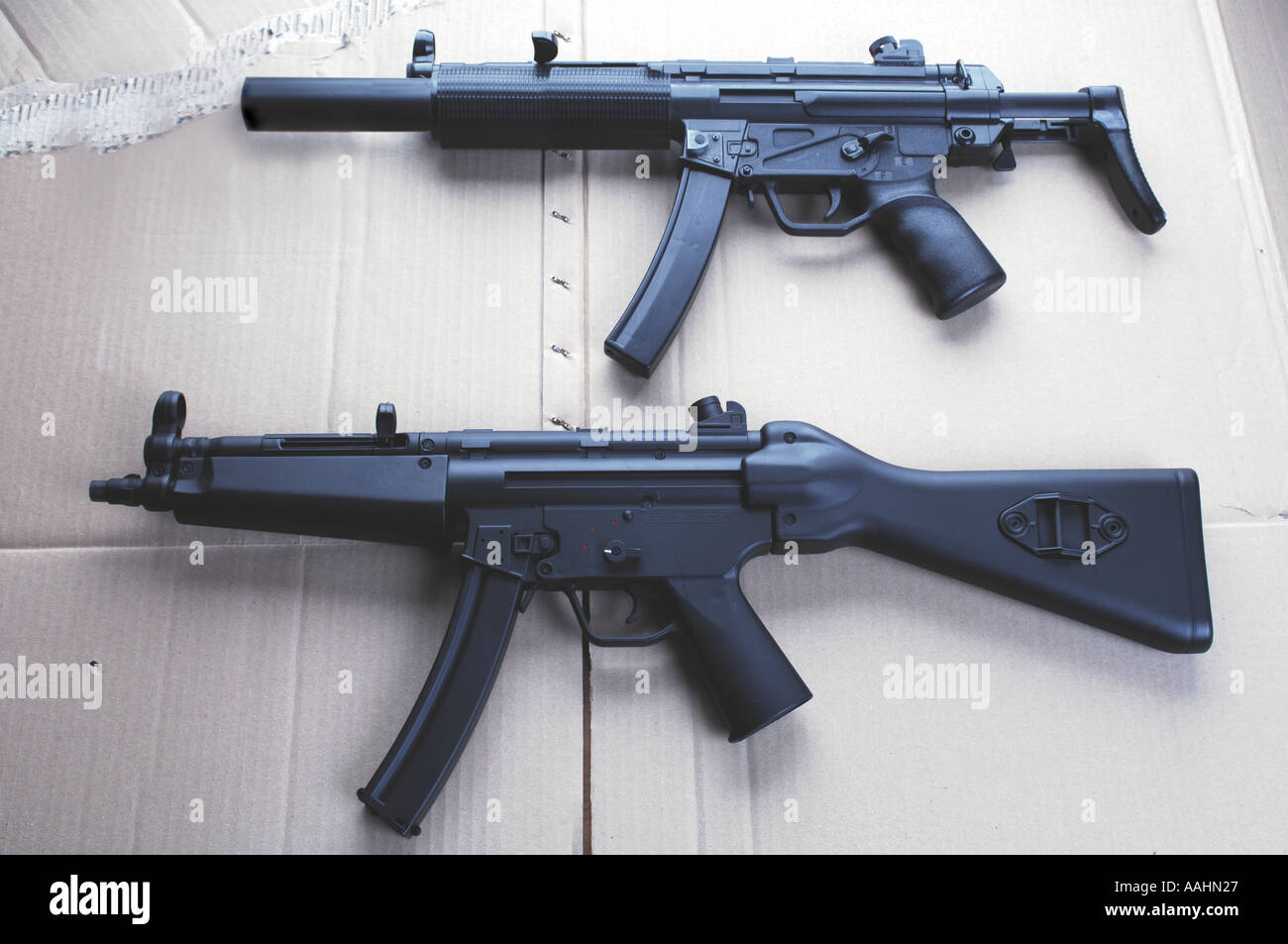 eine Polizei Heckler und Koch mp5 Sturmgewehr und ein Special-Forces ...