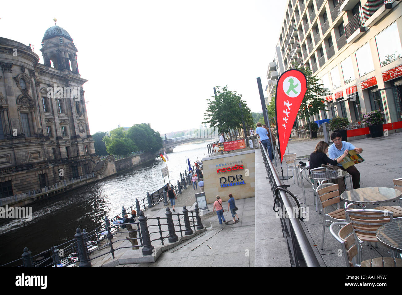 Spree river ddr museum berlin -Fotos und -Bildmaterial in hoher ...