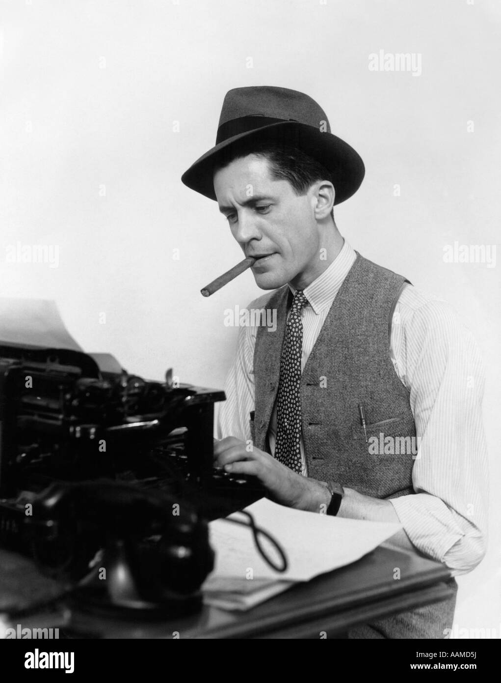 Reporter tippen -Fotos und -Bildmaterial in hoher Auflösung – Alamy