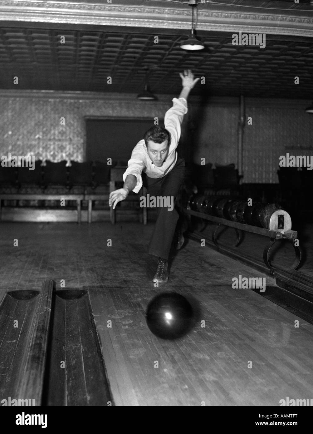 Vintage bowlingbahn -Fotos und -Bildmaterial in hoher Auflösung – Alamy