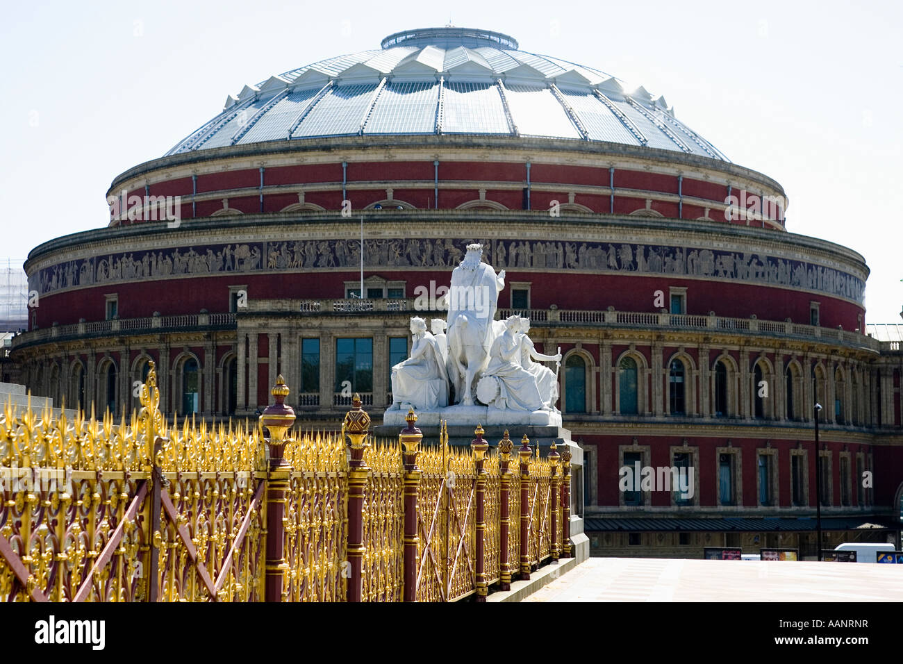 Royal albert hall aus dem albert denkmal -Fotos und -Bildmaterial in ...