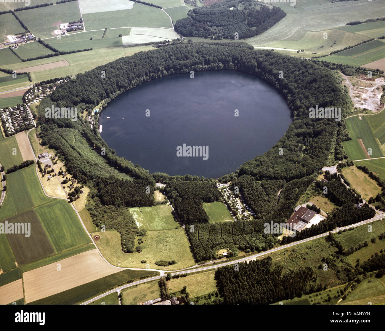 Vulkansee eifel -Fotos und -Bildmaterial in hoher Auflösung – Alamy