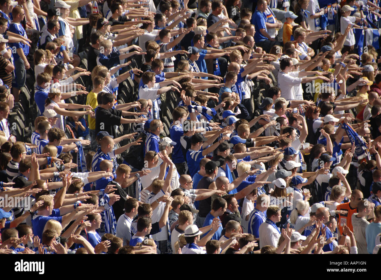Fussball stadion fans jubel emotionen -Fotos und -Bildmaterial in hoher Auflösung – Alamy