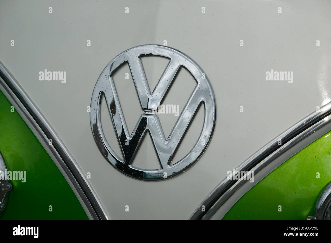 Vw emblem grün -Fotos und -Bildmaterial in hoher Auflösung – Alamy