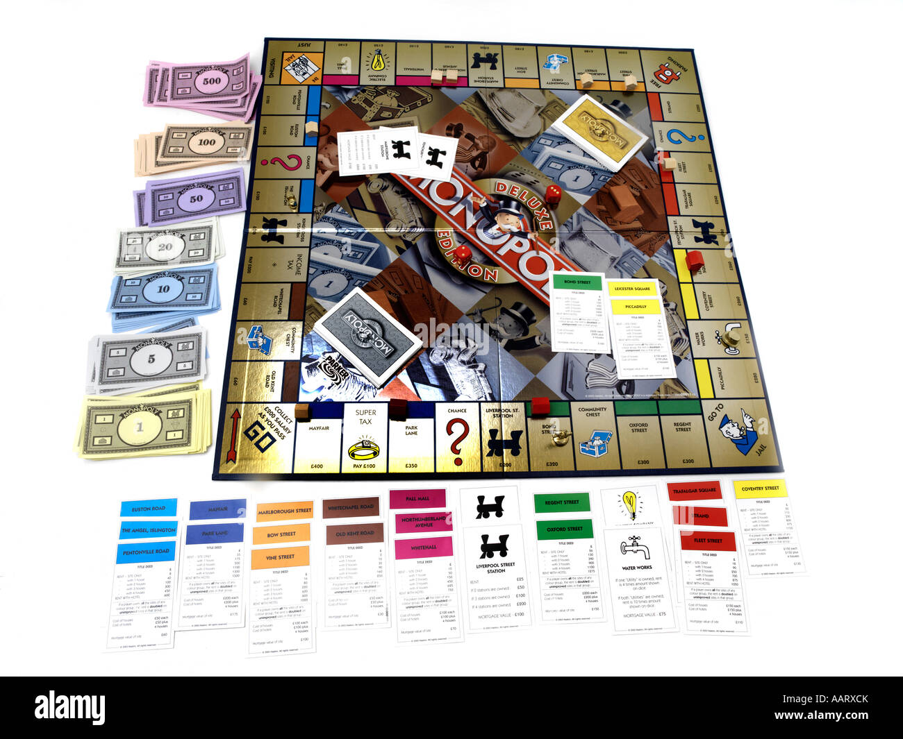Monopoly board game Ausgeschnittene Stockfotos und -bilder - Alamy