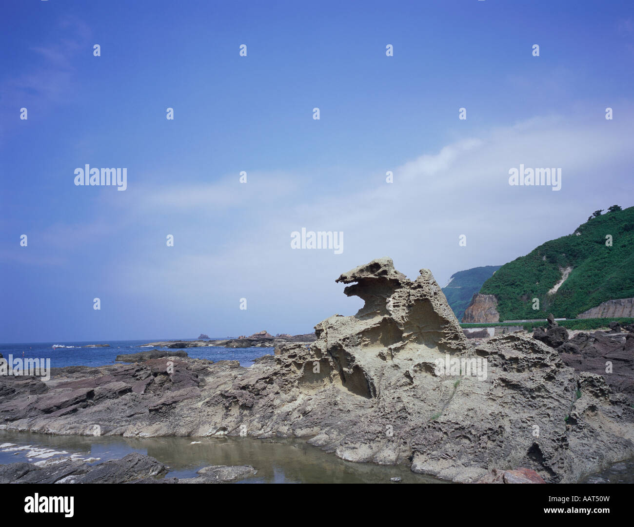 Godzilla rock -Fotos und -Bildmaterial in hoher Auflösung – Alamy