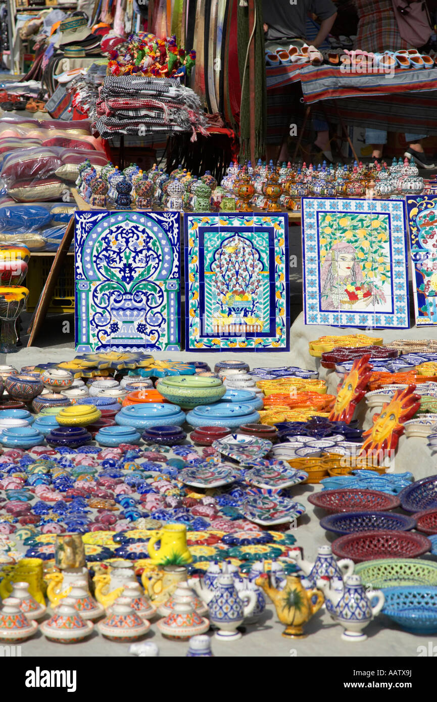 Nabeul pottery -Fotos und -Bildmaterial in hoher Auflösung – Alamy