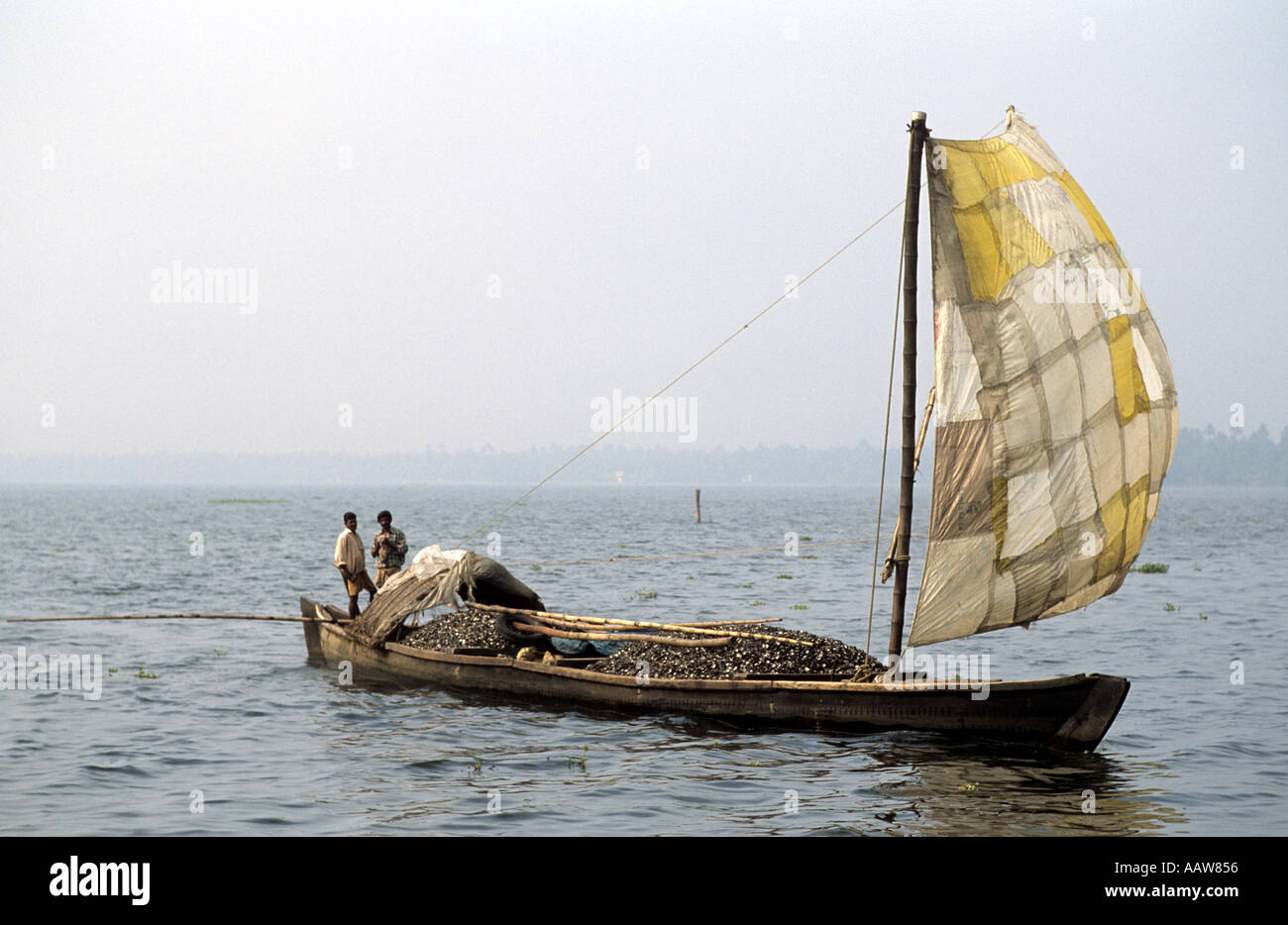 Primitive sail -Fotos und -Bildmaterial in hoher Auflösung – Alamy