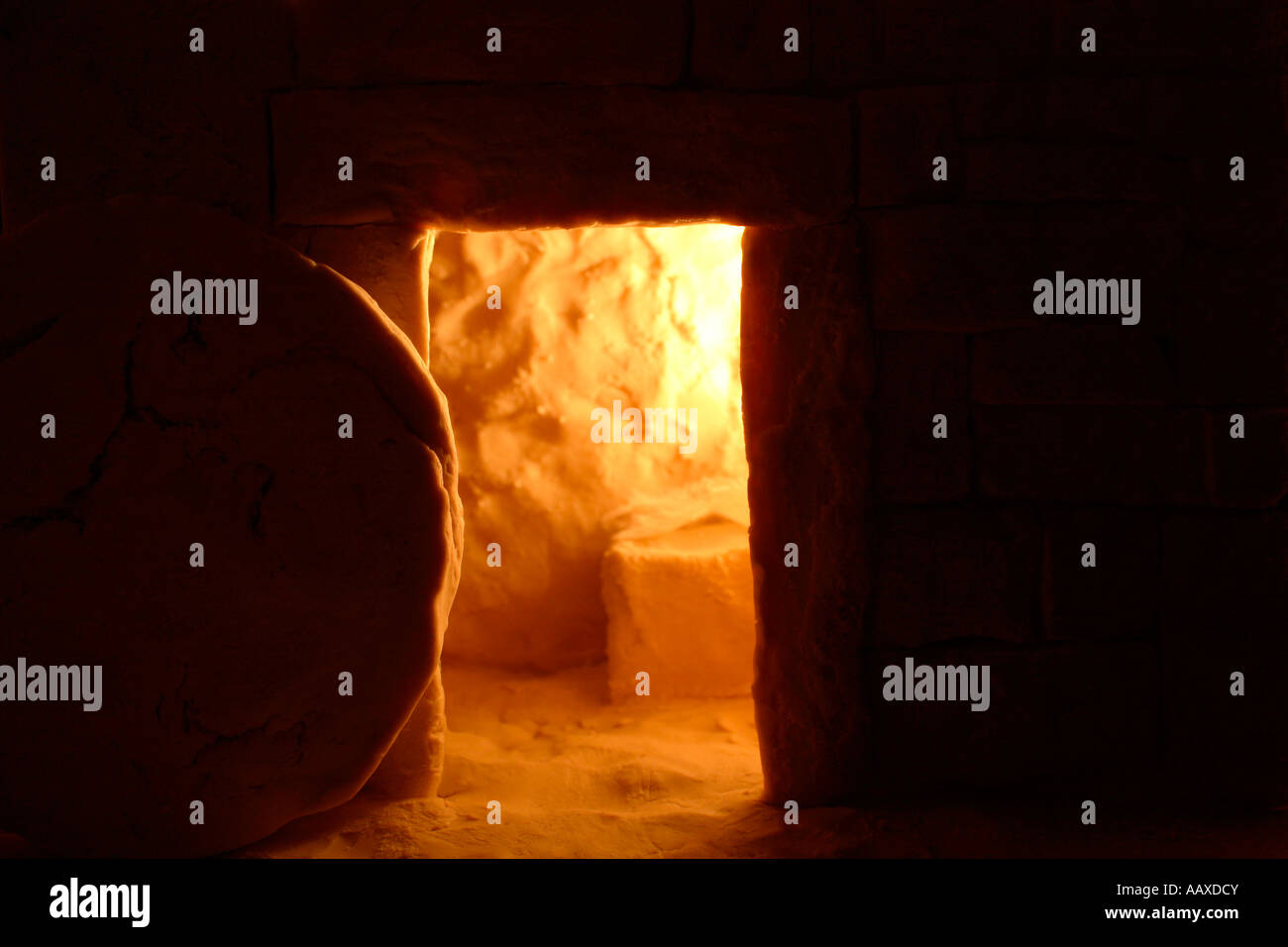 Empty tomb -Fotos und -Bildmaterial in hoher Auflösung – Alamy