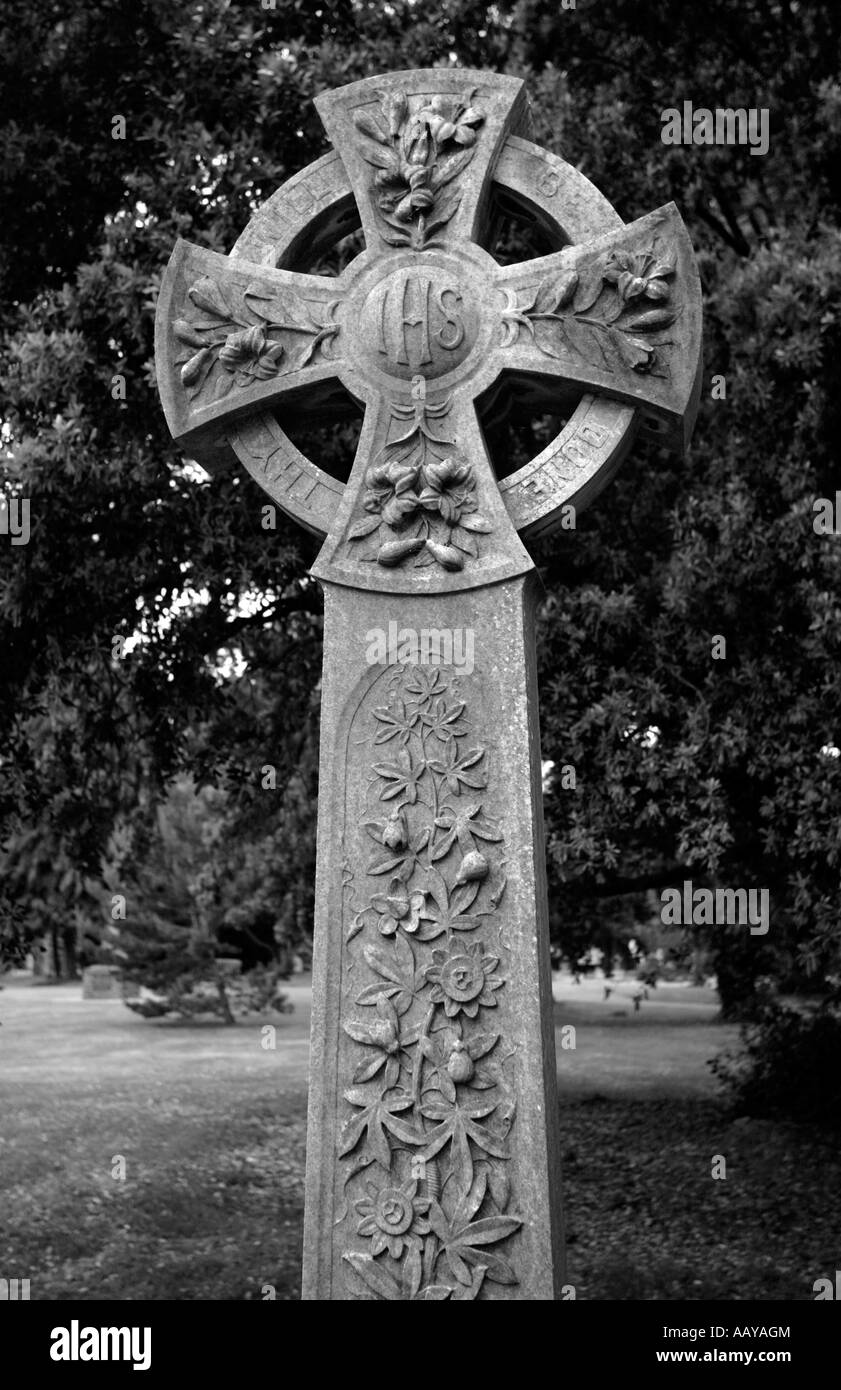 Keltisches schnitzen Schwarzweiß-Stockfotos und -bilder - Alamy