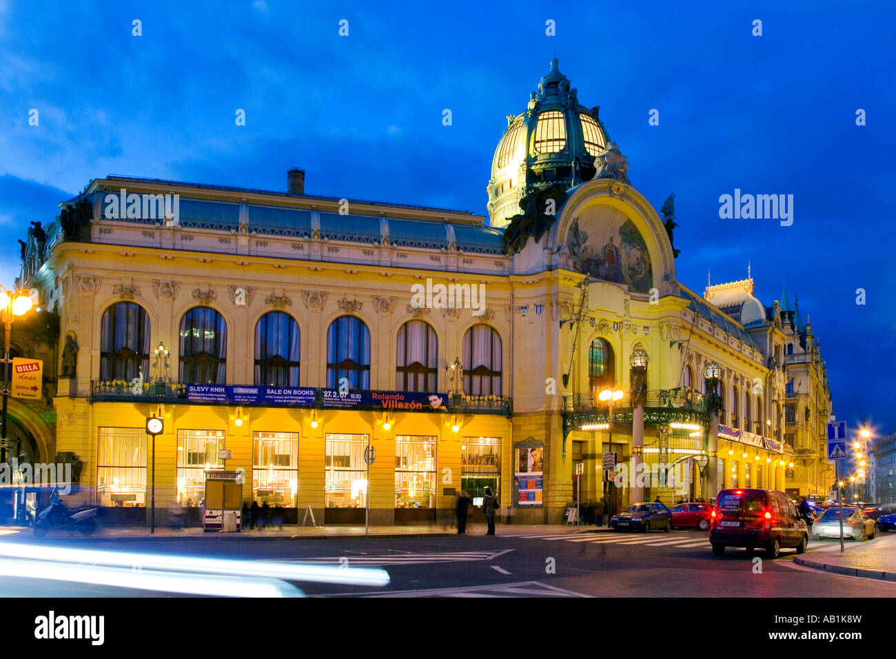 Obecni dum mucha -Fotos und -Bildmaterial in hoher Auflösung – Alamy