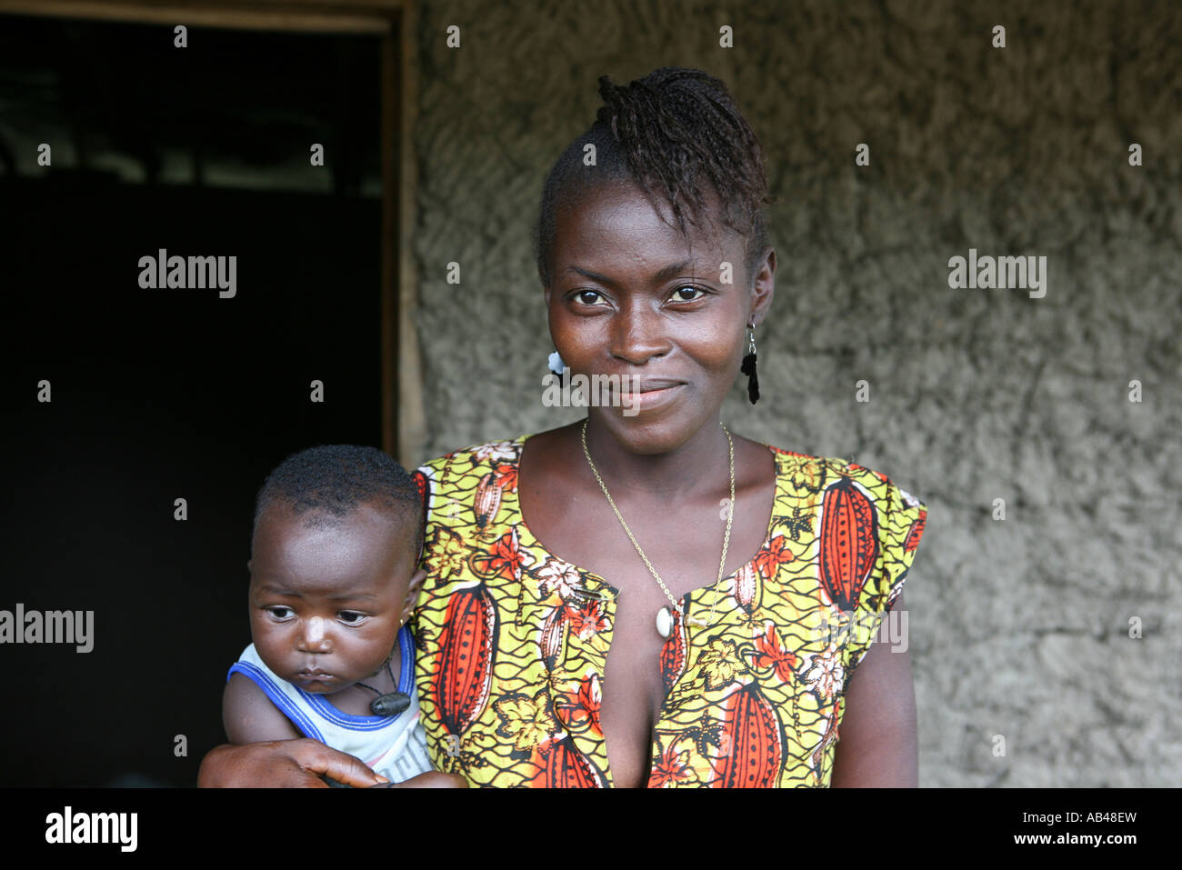 Dorfbewohner mutter kind baby armut arme jugend lebenserwartung -Fotos ...