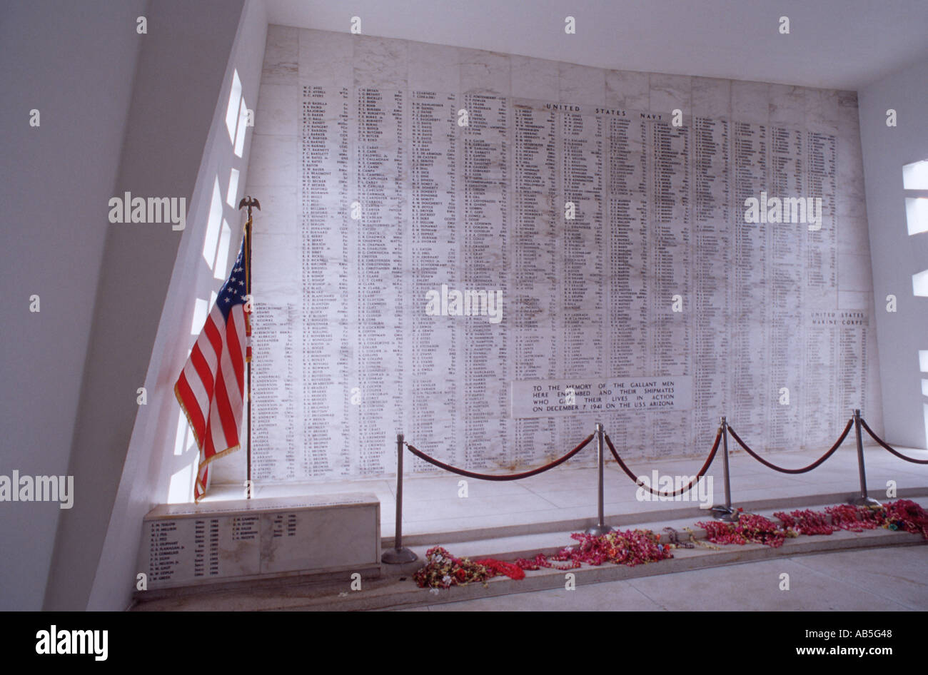 Wand des Ehren-Namen von Männern getötet auf USS Arizona im japanischen ...