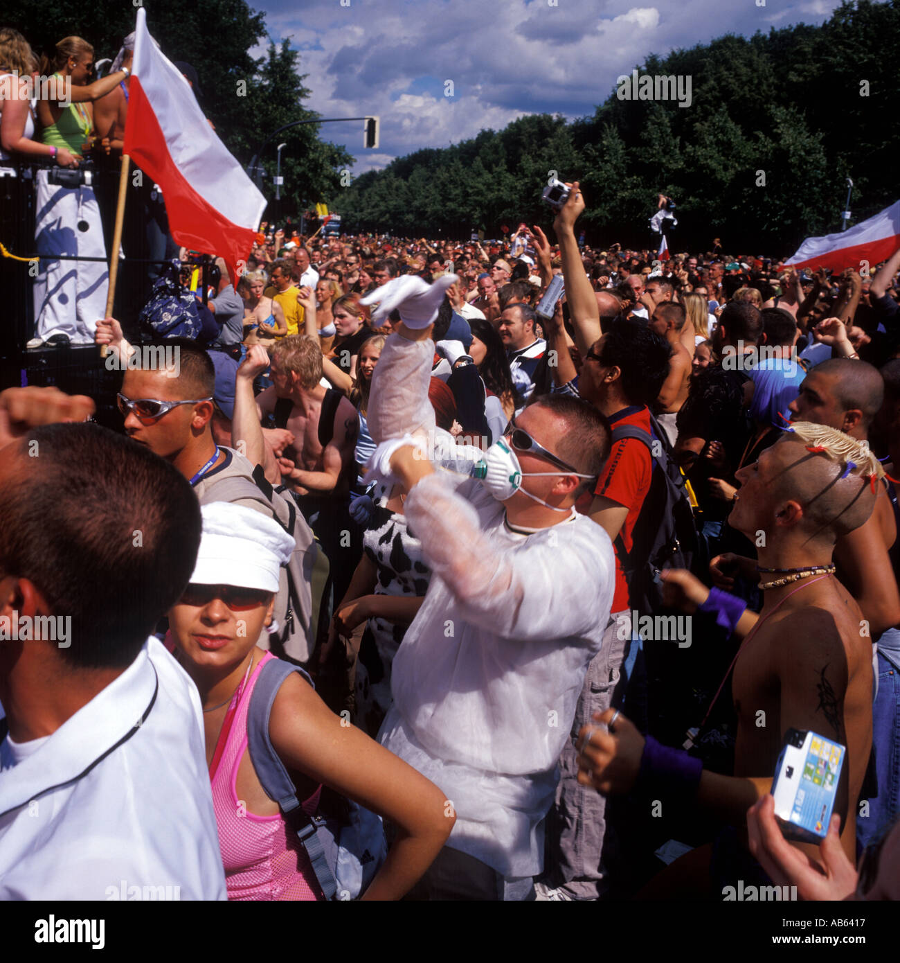 Berlin love parade -Fotos und -Bildmaterial in hoher Auflösung - Seite ...