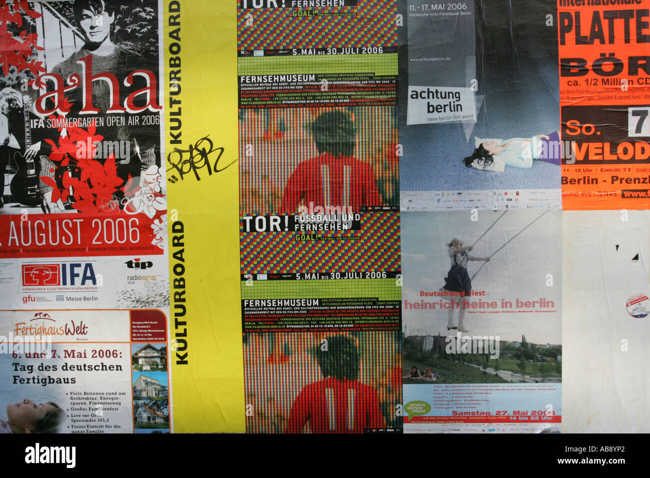 Music posters on wall berlin -Fotos und -Bildmaterial in hoher ...