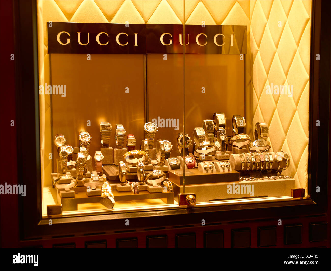 Gucci dubai -Fotos und -Bildmaterial in hoher Auflösung – Alamy
