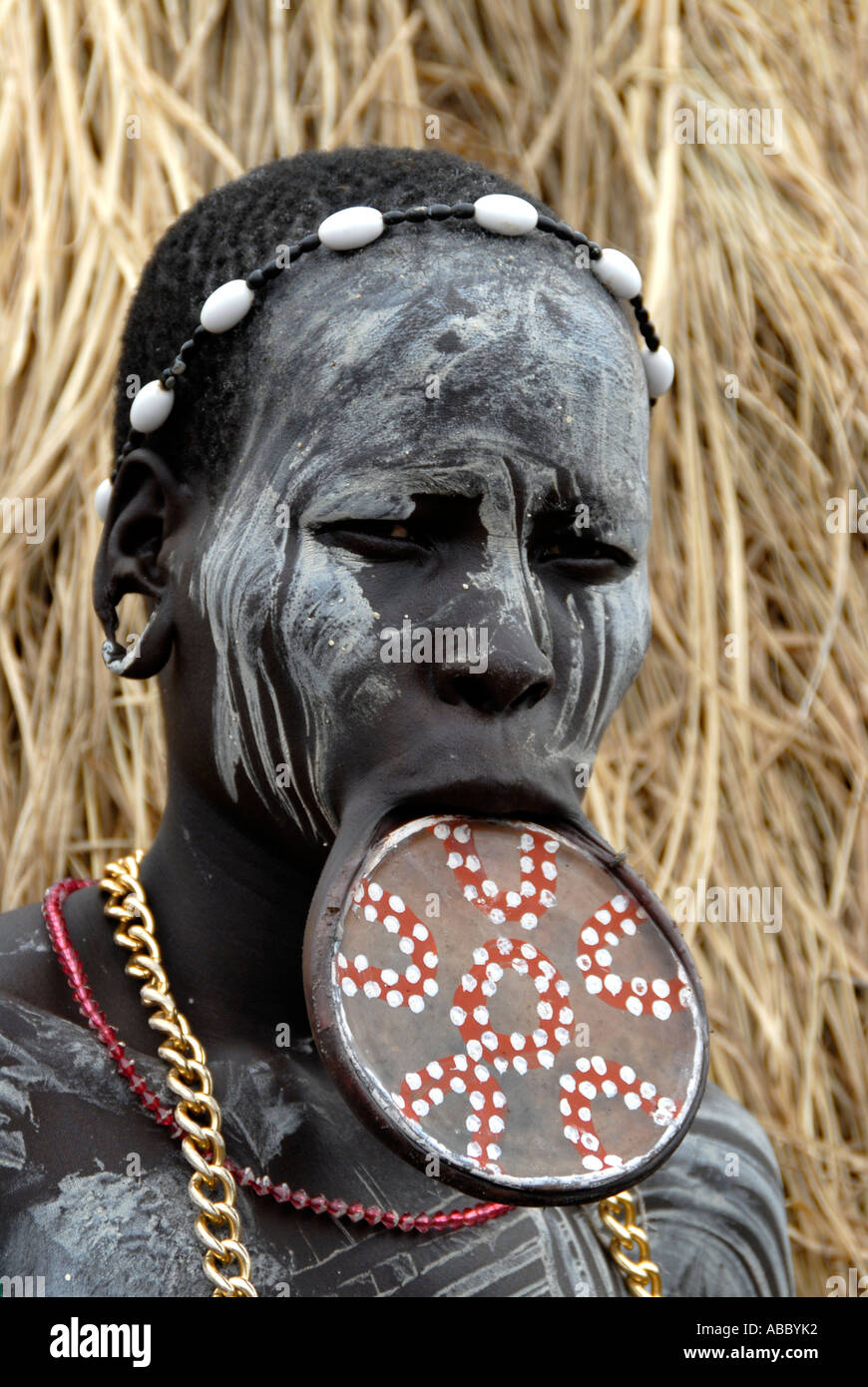 Portraits primitive people ethiopia -Fotos und -Bildmaterial in hoher ...