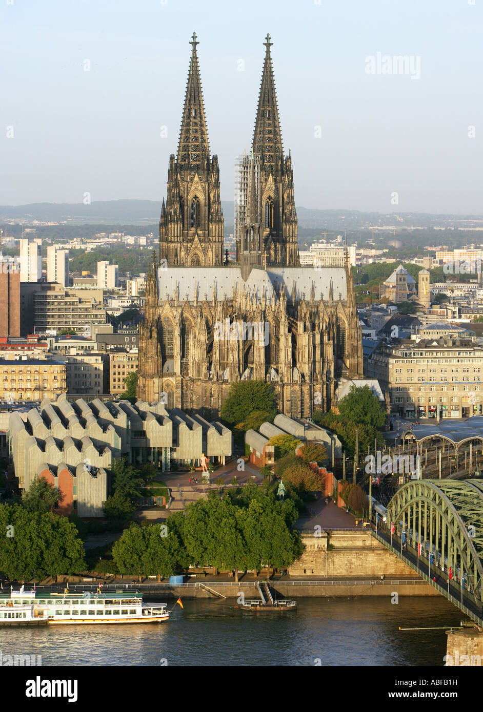 Deutschland, Köln, Altstadt mit Kölner Dom und römisch germanischen ...
