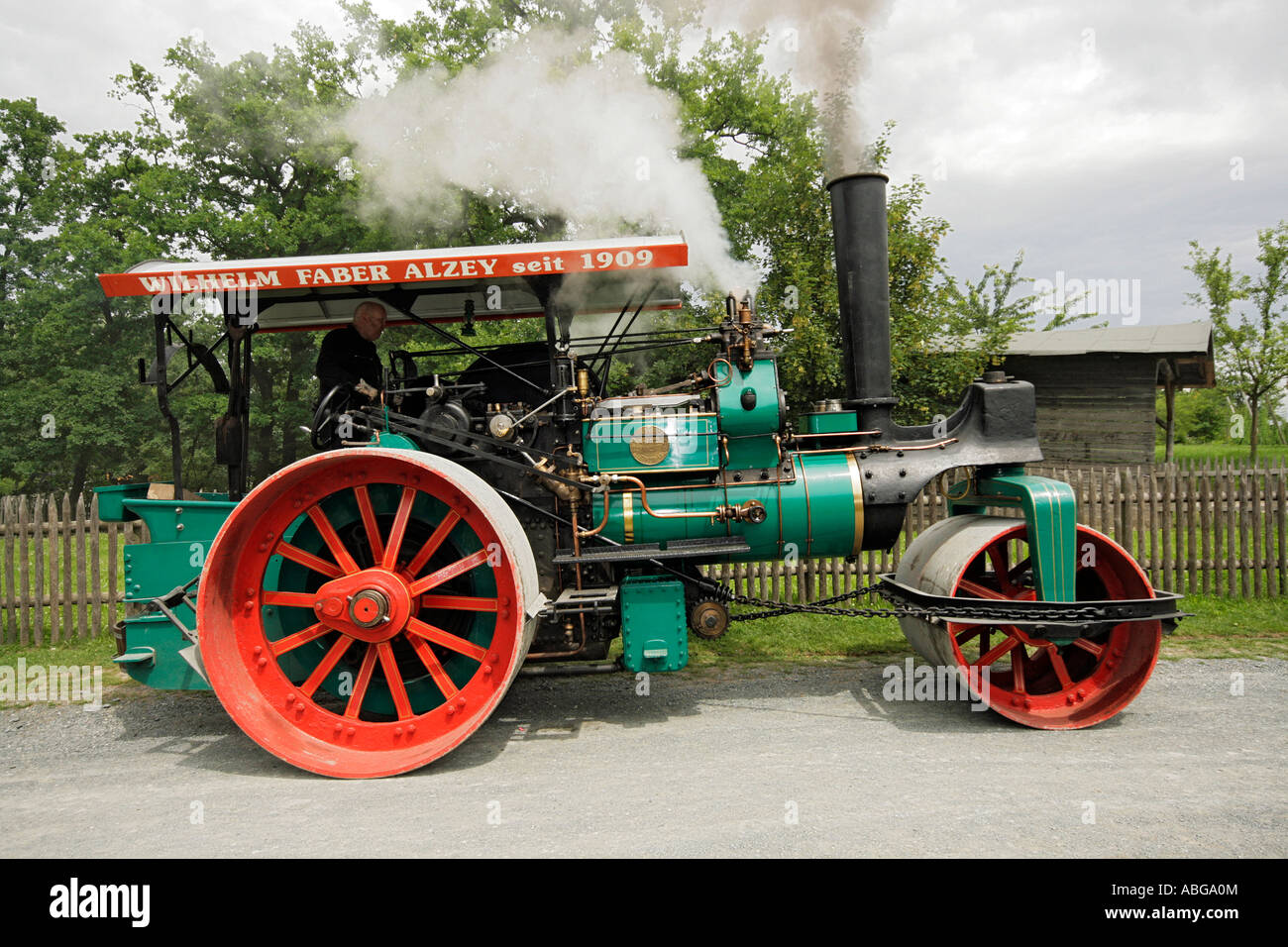 Dampfwalze Fahren Stockfotos und -bilder Kaufen - Alamy