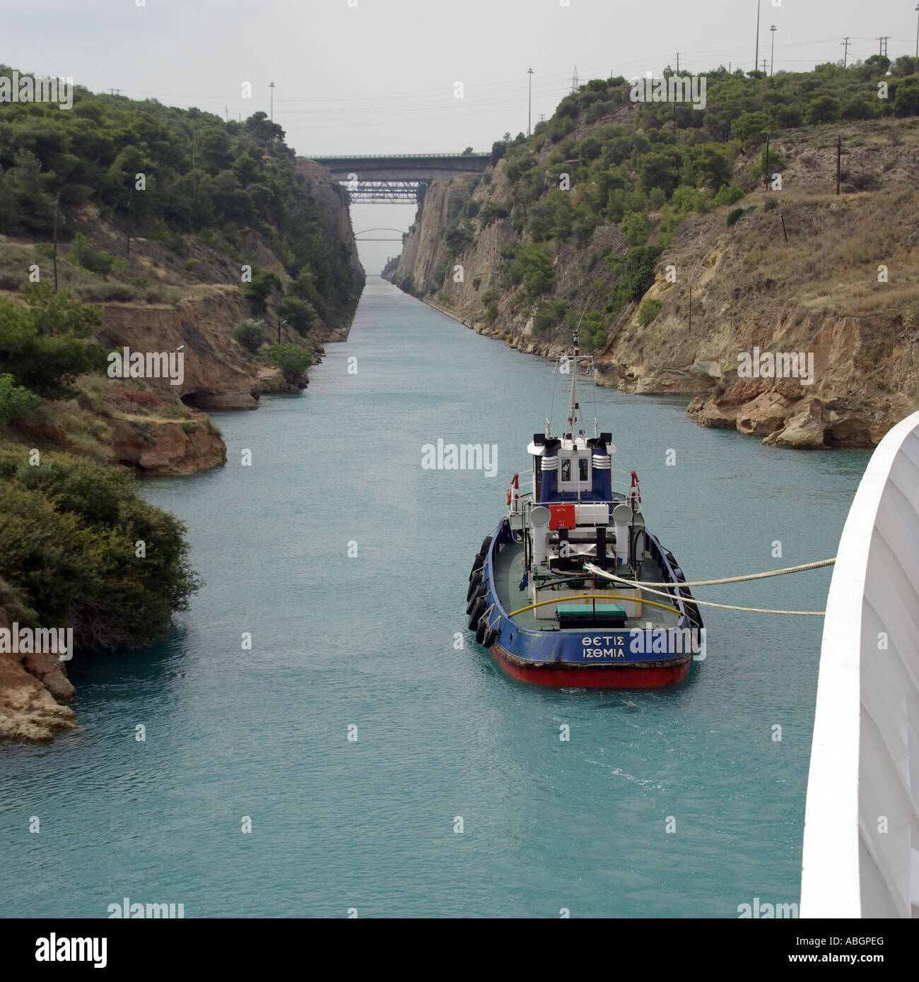 Kreuzfahrt Schiff Liner Schlepper Boot Schlepper Kanal von Korinth ...