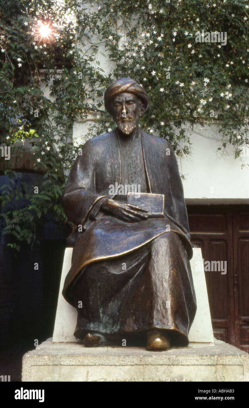 Statue maimonides rambam -Fotos und -Bildmaterial in hoher Auflösung ...