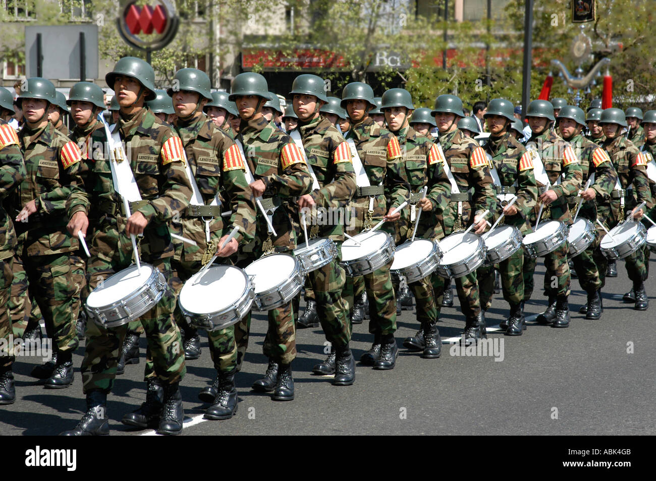 Soldiers in military parade santiago -Fotos und -Bildmaterial in hoher ...