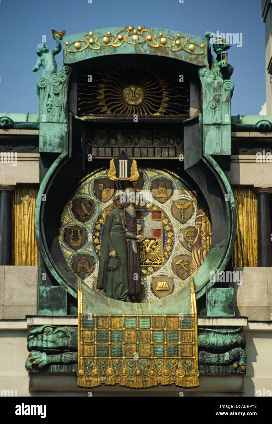 Anchor clock vienna austria -Fotos und -Bildmaterial in hoher Auflösung ...