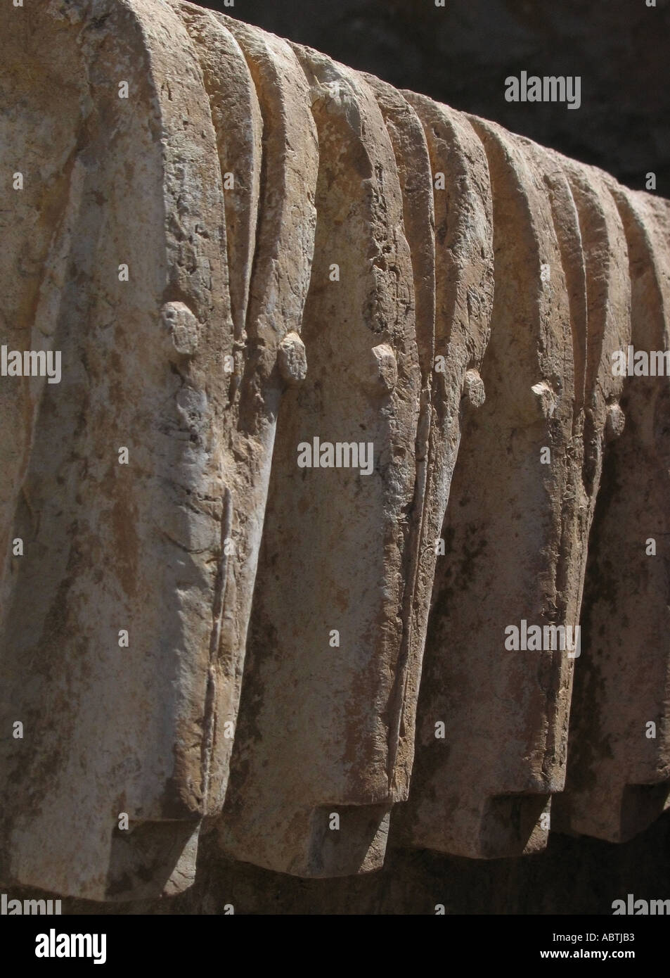 Steinschnitzereien in der Al Maqah-Tempel in Sirwah in der Nähe von ...