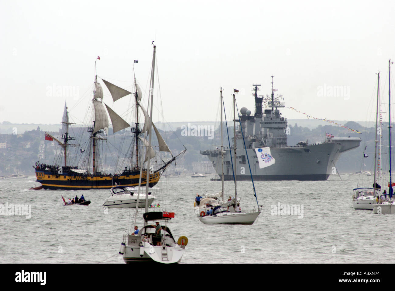 Hms solent -Fotos und -Bildmaterial in hoher Auflösung – Alamy