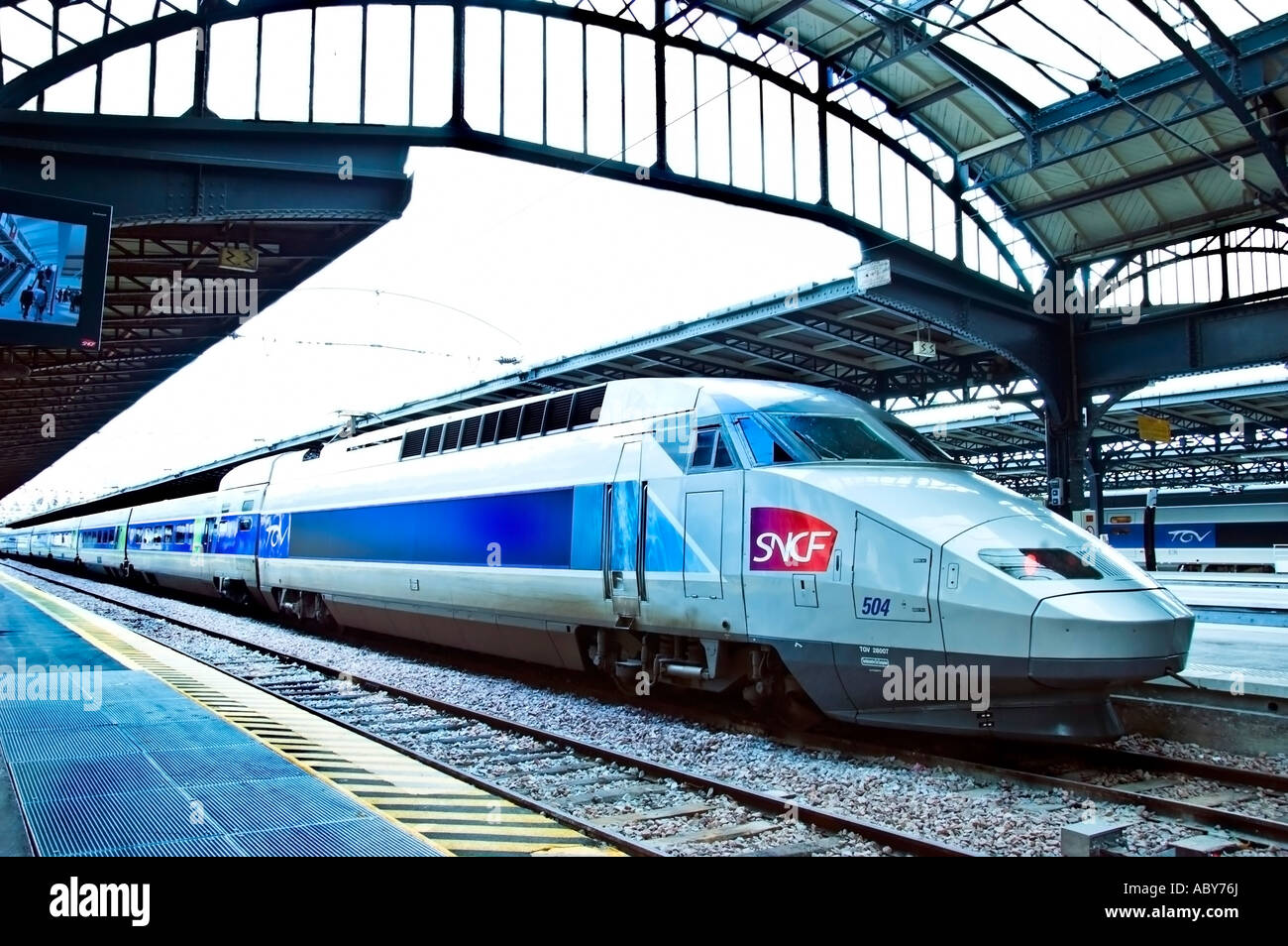 Paris Frankreich, Bahnhof Gare de l'Est TGV-Schnellzug auf sncf ... Paris Frankreich, Bahnhof Gare de l'Est TGV-Schnellzug auf sncf ...