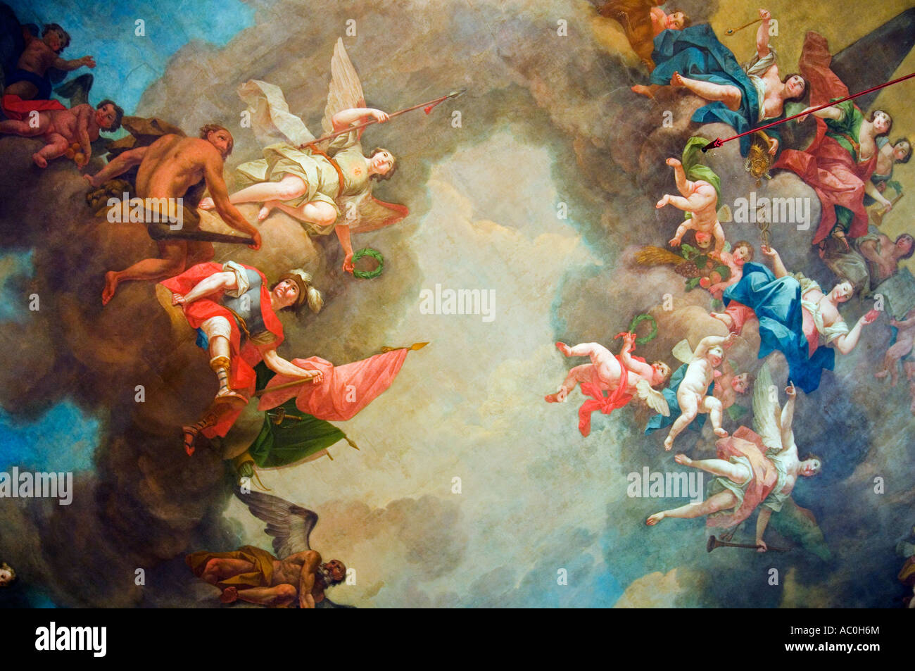 Reich verzierte Innenraum und Deckenmalerei des Barock Stil Rundales ...