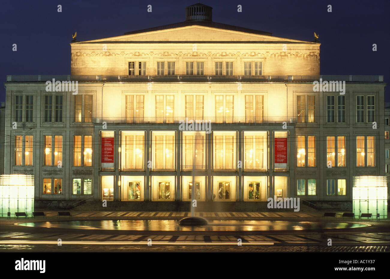 Opernhaus leipzig -Fotos und -Bildmaterial in hoher Auflösung – Alamy