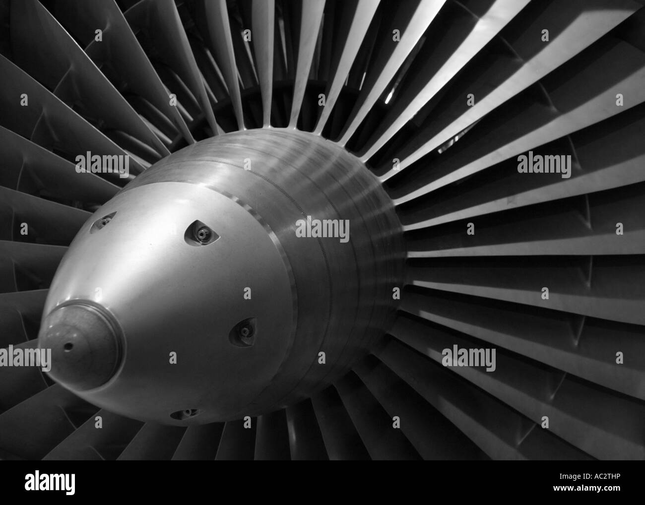Jet engine turbine blades -Fotos und -Bildmaterial in hoher Auflösung ...