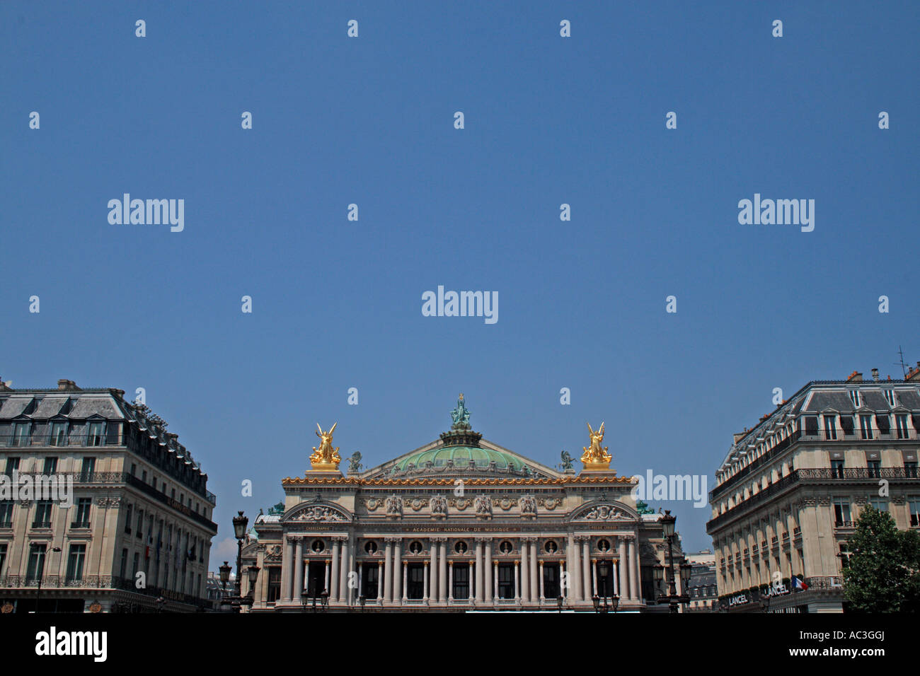 Lopera de paris -Fotos und -Bildmaterial in hoher Auflösung – Alamy