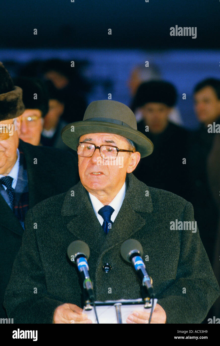 Max kampelman -Fotos und -Bildmaterial in hoher Auflösung – Alamy