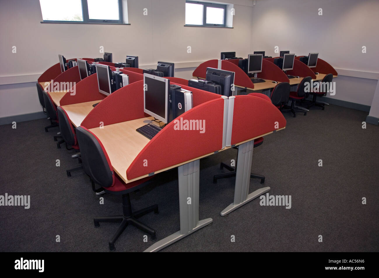 Computer booth -Fotos und -Bildmaterial in hoher Auflösung – Alamy