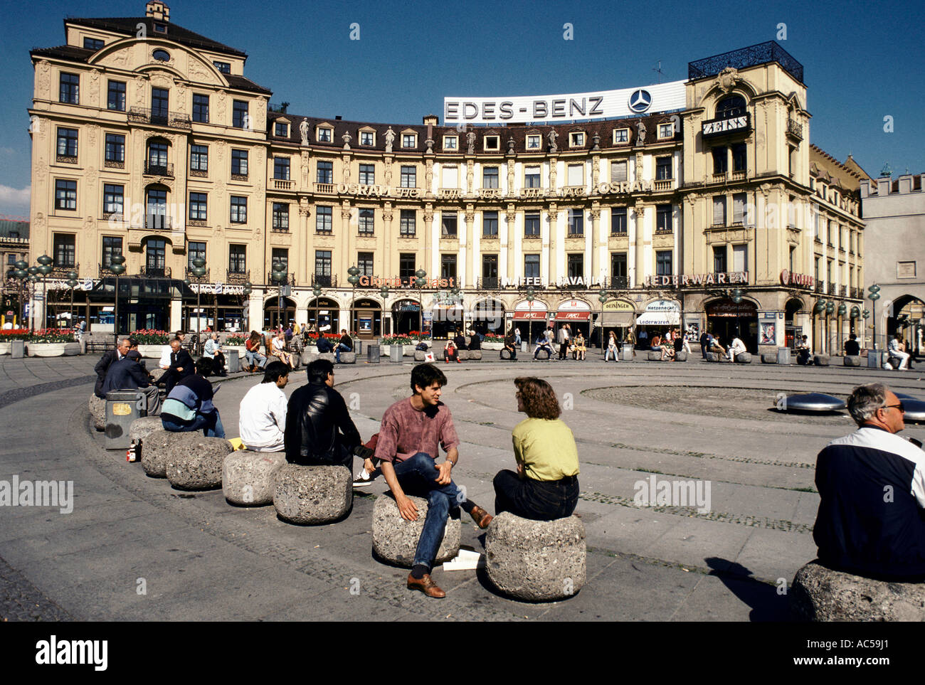 Stachus münchen verkehr -Fotos und -Bildmaterial in hoher Auflösung – Alamy