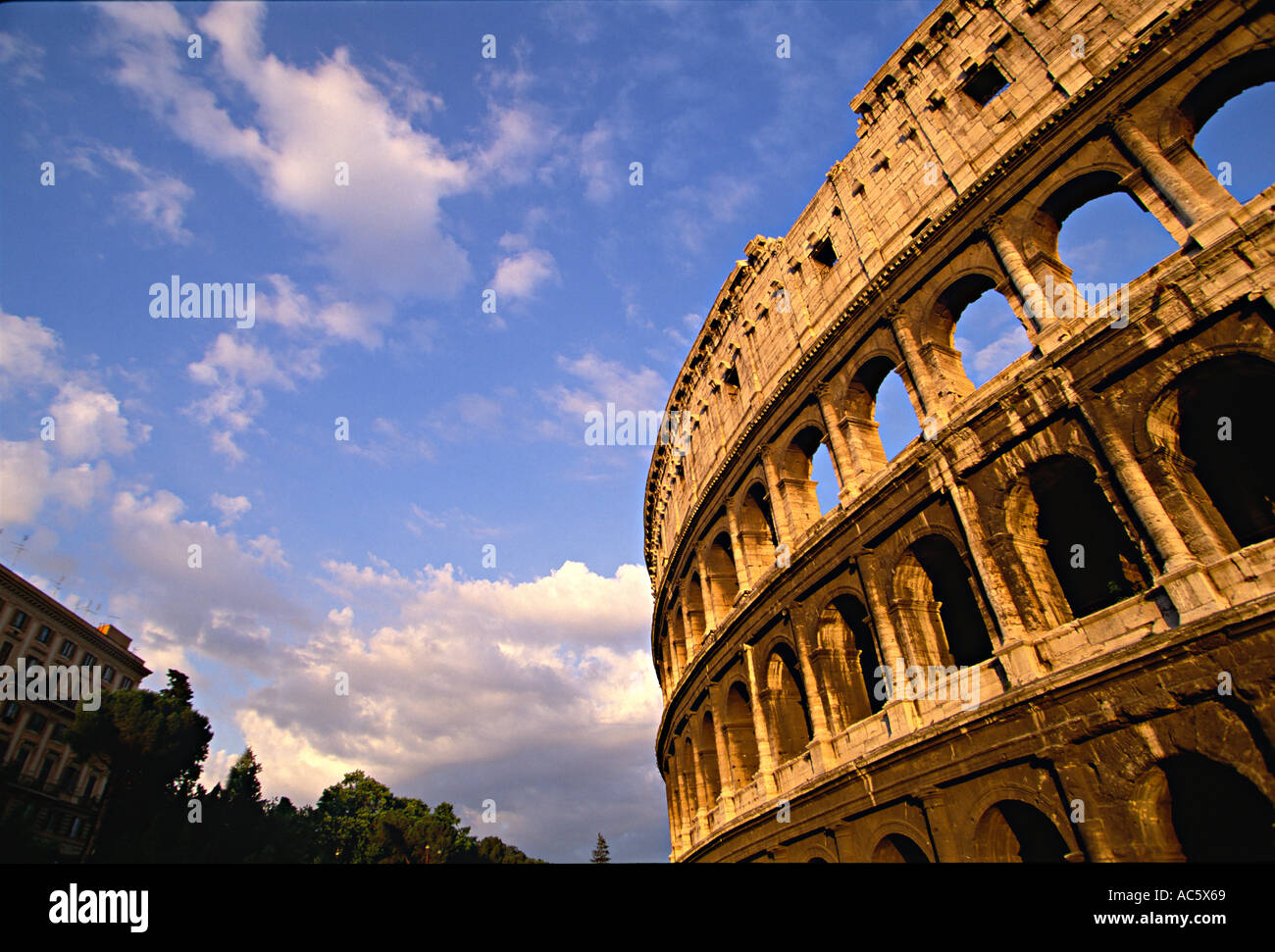 Kolosseum in Rom Italien Kolosseum Rom Italien International ...