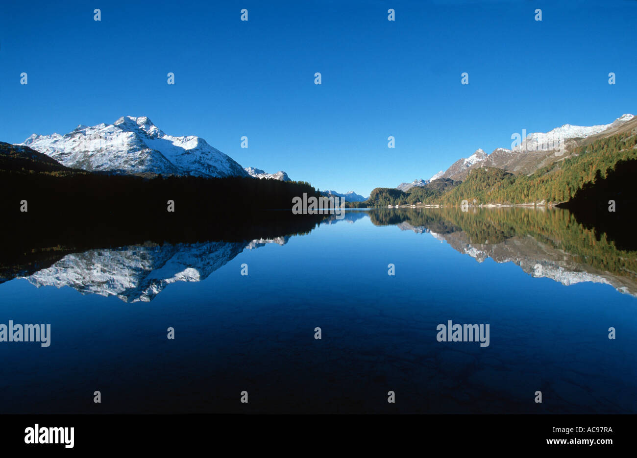 Markantes bergpanorama schweiz -Fotos und -Bildmaterial in hoher ...