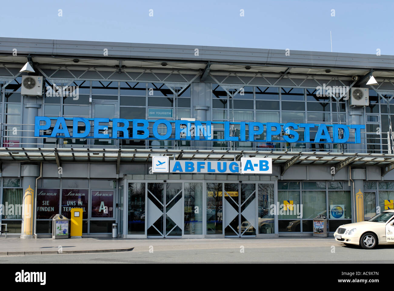 Paderborn lippstadt airport -Fotos und -Bildmaterial in hoher Auflösung ...