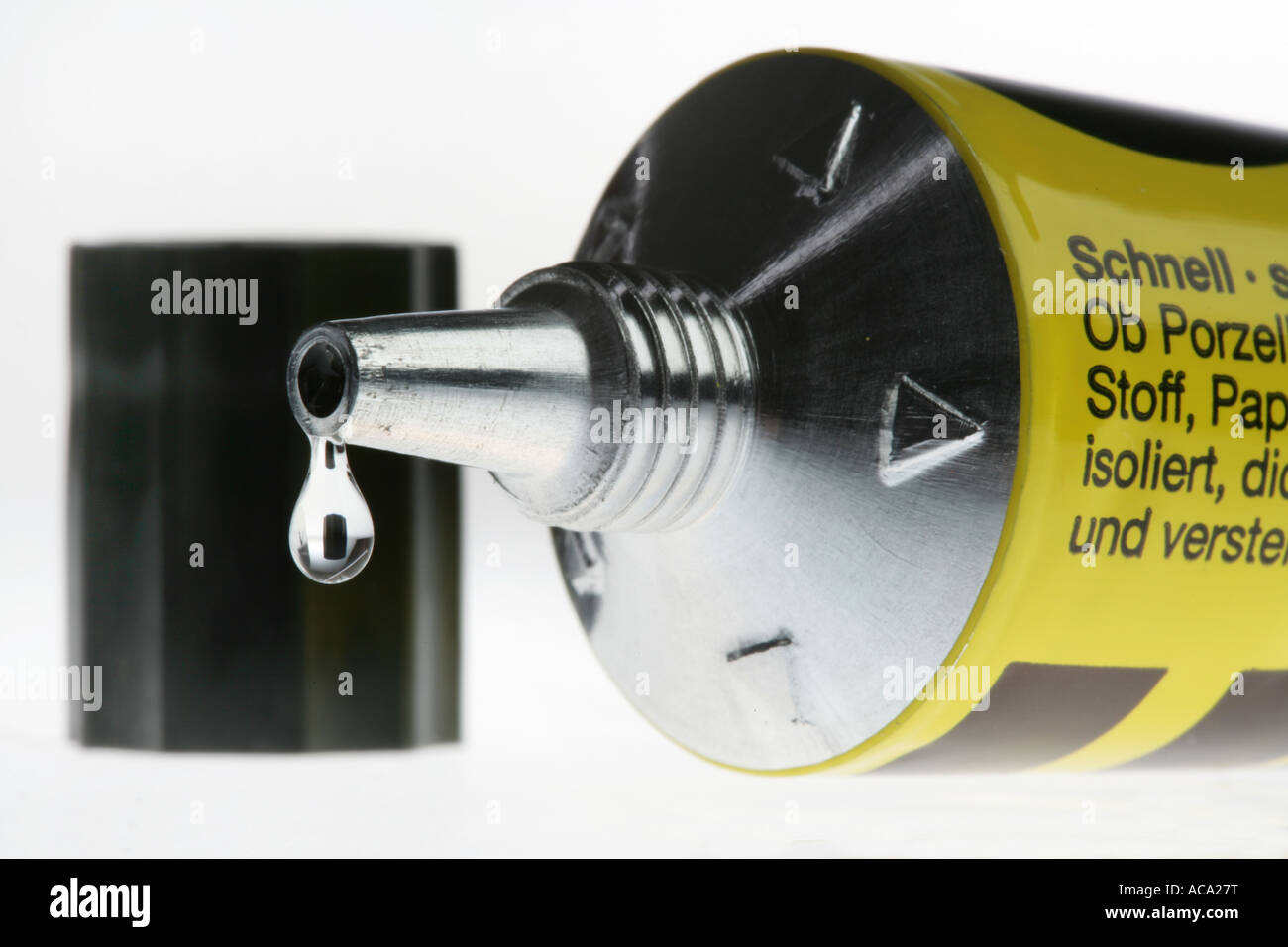 Tube uhu glue adhesive -Fotos und -Bildmaterial in hoher Auflösung – Alamy