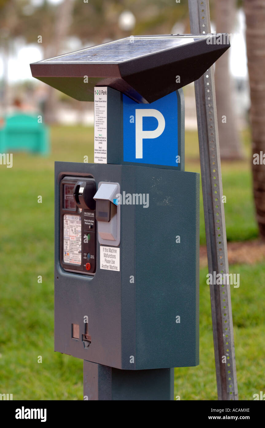 Solar powered parking ticket machine -Fotos und -Bildmaterial in hoher ...